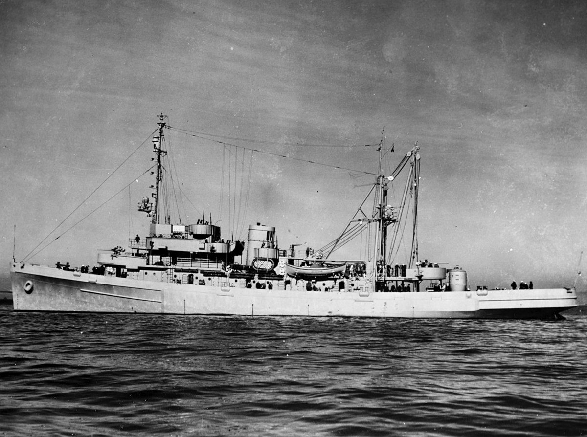 ASR – USS Macaw (ASR-11)